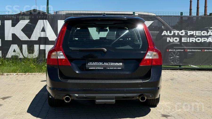 Melns Volvo V70 2010 Liepāja, ar dzinēja tilpumu 2.00 L un nobraukumu 385 tūkst. km par 4950 €, foto 6 vietnē AUTOMOTO.COM.LV