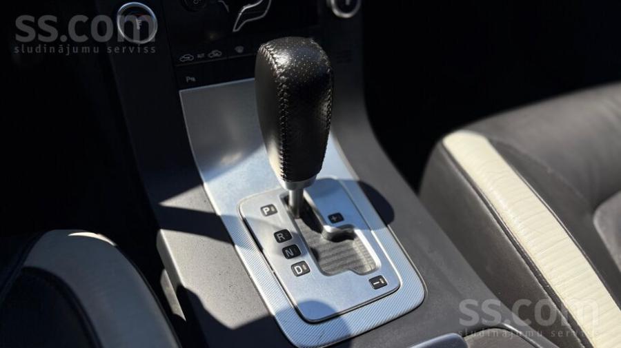 Melns Volvo V70 2010 Liepāja, ar dzinēja tilpumu 2.00 L un nobraukumu 385 tūkst. km par 4950 €, foto 17 vietnē AUTOMOTO.COM.LV