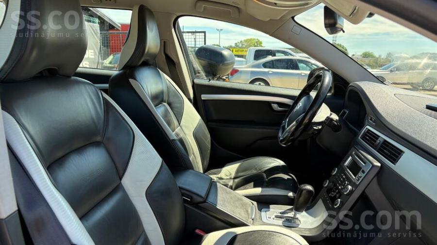 Melns Volvo V70 2010 Liepāja, ar dzinēja tilpumu 2.00 L un nobraukumu 385 tūkst. km par 4950 €, foto 19 vietnē AUTOMOTO.COM.LV