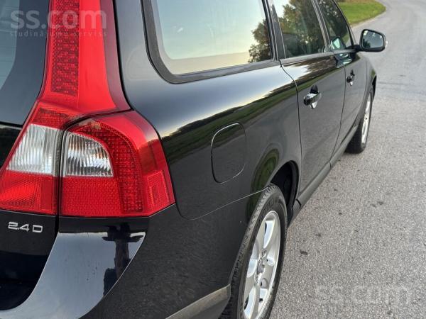 Melns Volvo V70 2010 Jēkabpils, ar dzinēja tilpumu 2.40 L un nobraukumu 322 tūkst. km par 5450 €, foto 6 vietnē AUTOMOTO.COM.LV