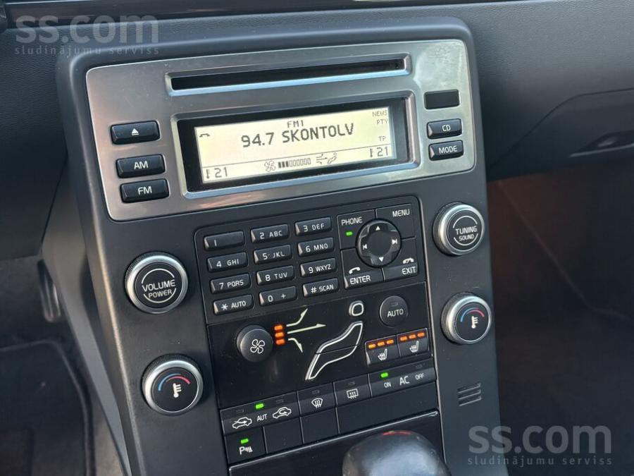 Черный Вольво В70 2010 в Екабпилс, объемом двигателя 2.40 л и пробегом 322 тыс. км за 5450 €, фото 16 на AUTOMOTO.COM.LV