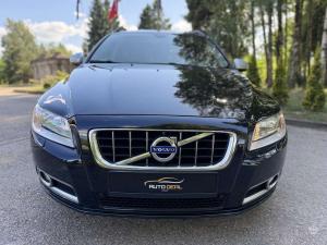 Melns Volvo V70 2010 Kazlų Rūda, ar dzinēja tilpumu 2.00 L un nobraukumu 287 tūkst. km par 3999 €, foto 3 vietnē AUTOMOTO.COM.LV