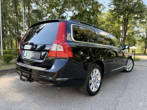 Melns Volvo V70 2010 Kazlų Rūda, ar dzinēja tilpumu 2.00 L un nobraukumu 287 tūkst. km par 3999 €, foto 8 vietnē AUTOMOTO.COM.LV