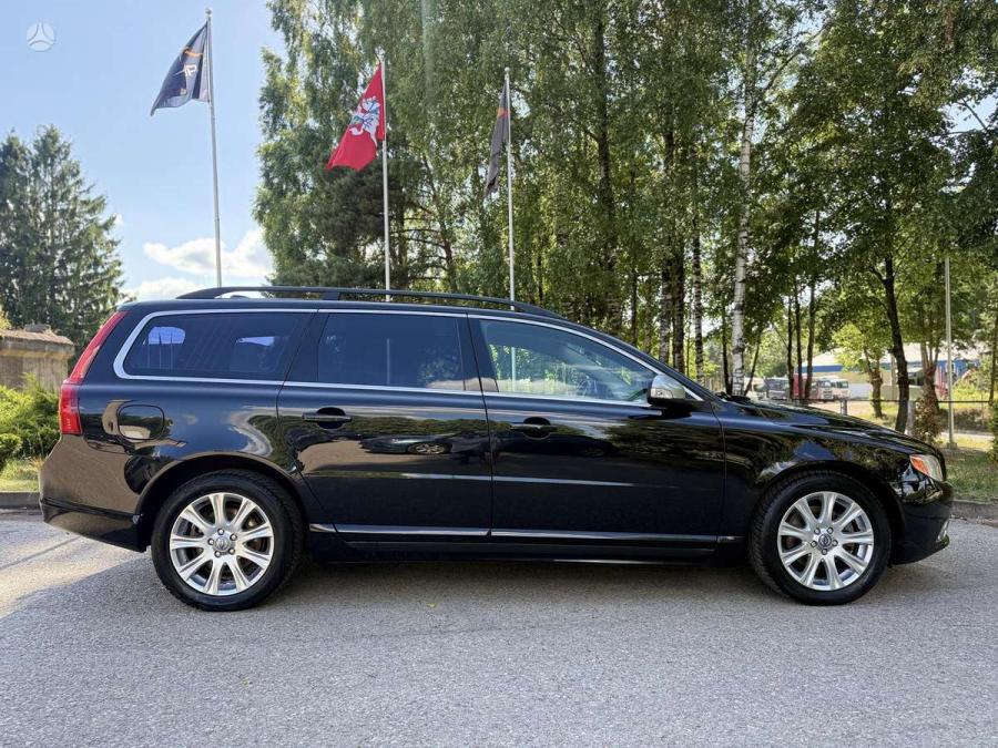 Melns Volvo V70 2010 Kazlų Rūda, ar dzinēja tilpumu 2.00 L un nobraukumu 287 tūkst. km par 3999 €, foto 10 vietnē AUTOMOTO.COM.LV