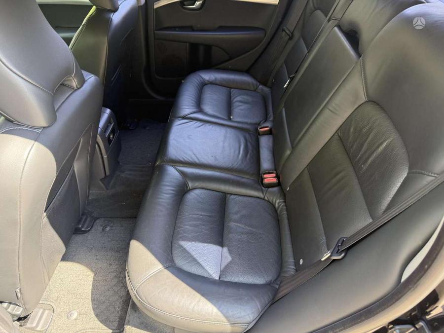 Melns Volvo V70 2010 Kazlų Rūda, ar dzinēja tilpumu 2.00 L un nobraukumu 287 tūkst. km par 3999 €, foto 20 vietnē AUTOMOTO.COM.LV