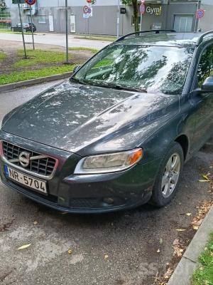 Black Volvo V70 2010 in Riga, with an engine capacity of 2.00 L and mileage of 330 thousand km for 2200 €, photo 7 on AUTOMOTO.COM.LV