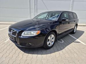 Melns Volvo V70 2010 Kauņa, ar dzinēja tilpumu 2.40 L un nobraukumu 30 tūkst. km par 4990 €, foto  vietnē AUTOMOTO.COM.LV