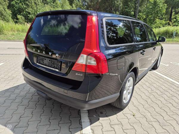 Melns Volvo V70 2010 Kauņa, ar dzinēja tilpumu 2.40 L un nobraukumu 30 tūkst. km par 4990 €, foto 5 vietnē AUTOMOTO.COM.LV