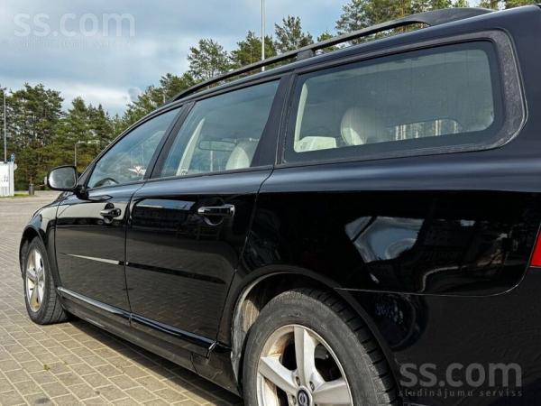 Черный Вольво В70 2010 в Краслава, объемом двигателя 2.40 л и пробегом 259 тыс. км за 4100 €, фото 8 на AUTOMOTO.COM.LV