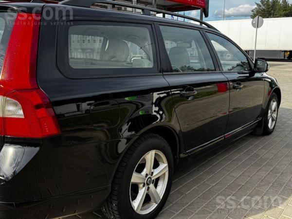 Черный Вольво В70 2010 в Краслава, объемом двигателя 2.40 л и пробегом 259 тыс. км за 4100 €, фото 9 на AUTOMOTO.COM.LV