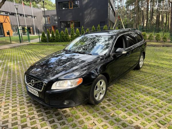 Black Volvo V70 2010 in Kaunas, with an engine capacity of 1.60 L and mileage of 318 thousand km for 2650 €, photo 1 on AUTOMOTO.COM.LV