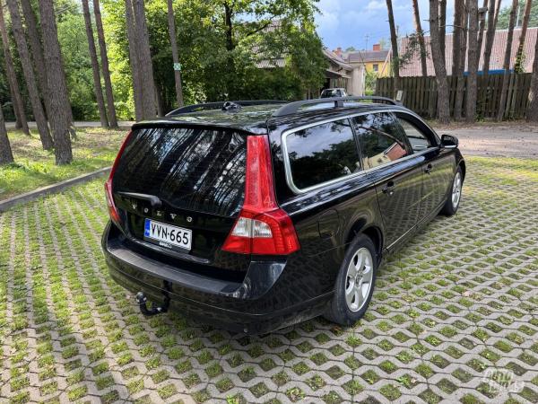 Black Volvo V70 2010 in Kaunas, with an engine capacity of 1.60 L and mileage of 318 thousand km for 2650 €, photo 3 on AUTOMOTO.COM.LV