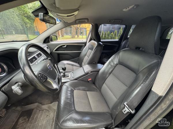 Black Volvo V70 2010 in Kaunas, with an engine capacity of 1.60 L and mileage of 318 thousand km for 2650 €, photo 5 on AUTOMOTO.COM.LV