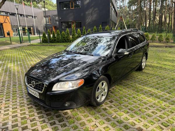 Melns Volvo V70 2010 Kauņa, ar dzinēja tilpumu 1.56 L un nobraukumu 318 tūkst. km par 2650 €, foto 1 vietnē AUTOMOTO.COM.LV