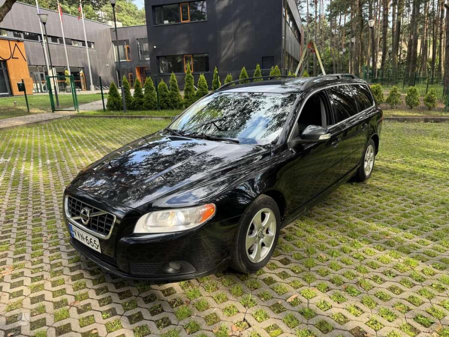 Melns Volvo V70 2010 Kauņa, ar dzinēja tilpumu 1.56 L un nobraukumu 318 tūkst. km par 2650 €, foto 1 vietnē AUTOMOTO.COM.LV