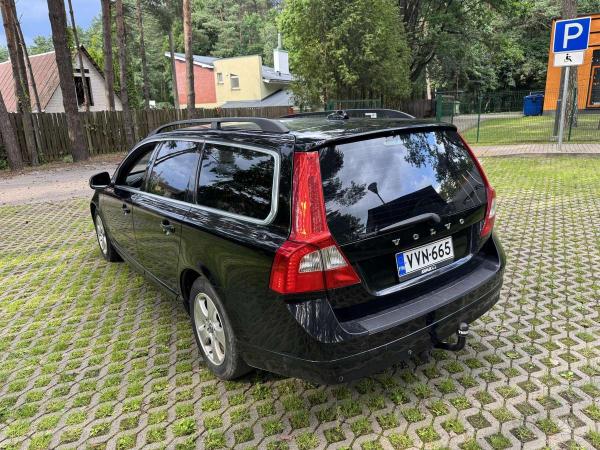 Melns Volvo V70 2010 Kauņa, ar dzinēja tilpumu 1.56 L un nobraukumu 318 tūkst. km par 2650 €, foto 3 vietnē AUTOMOTO.COM.LV