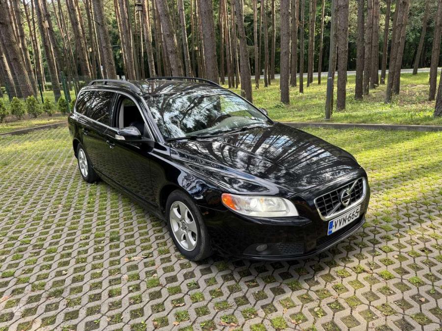 Melns Volvo V70 2010 Kauņa, ar dzinēja tilpumu 1.56 L un nobraukumu 318 tūkst. km par 2650 €, foto 5 vietnē AUTOMOTO.COM.LV