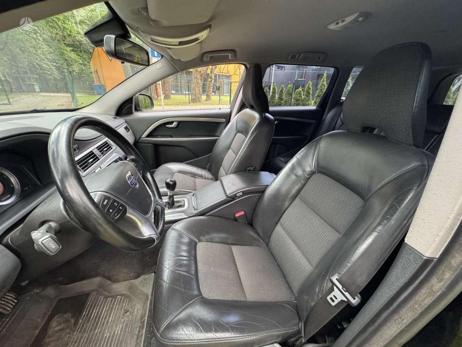 Melns Volvo V70 2010 Kauņa, ar dzinēja tilpumu 1.56 L un nobraukumu 318 tūkst. km par 2650 €, foto 6 vietnē AUTOMOTO.COM.LV