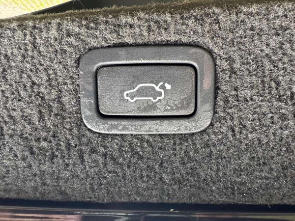 Melns Volvo V70 2010 Kauņa, ar dzinēja tilpumu 1.56 L un nobraukumu 318 tūkst. km par 2650 €, foto 8 vietnē AUTOMOTO.COM.LV