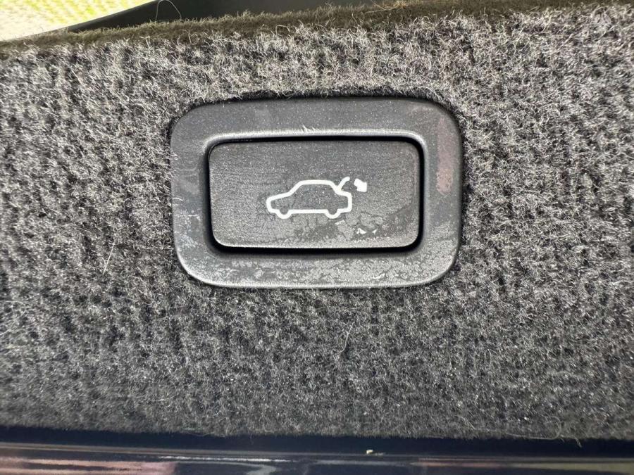 Melns Volvo V70 2010 Kauņa, ar dzinēja tilpumu 1.56 L un nobraukumu 318 tūkst. km par 2650 €, foto 9 vietnē AUTOMOTO.COM.LV