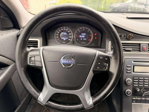 Melns Volvo V70 2010 Kauņa, ar dzinēja tilpumu 2.40 L un nobraukumu 396 tūkst. km par 2950 €, foto 3 vietnē AUTOMOTO.COM.LV