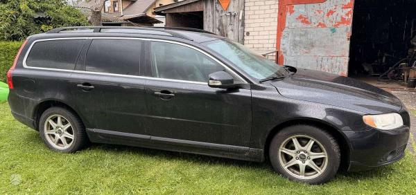 Melns Volvo V70 2010 Kauņa, ar dzinēja tilpumu 2.40 L un nobraukumu 396 tūkst. km par 2950 €, foto 5 vietnē AUTOMOTO.COM.LV