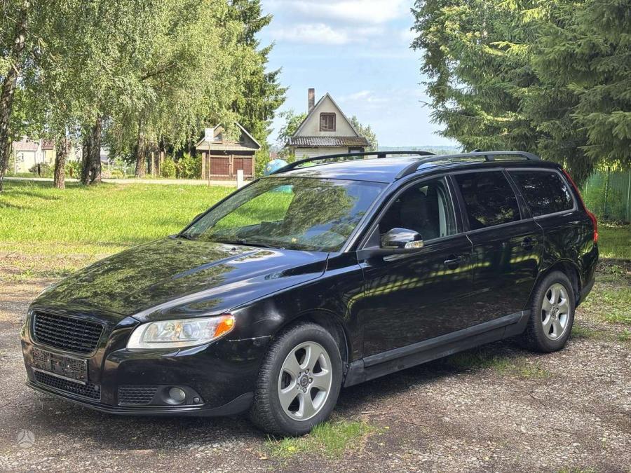 Black Volvo V70 2010 in Utena, with an engine capacity of 2.00 L and mileage of 262 thousand km for 3650 €, photo 3 on AUTOMOTO.COM.LV