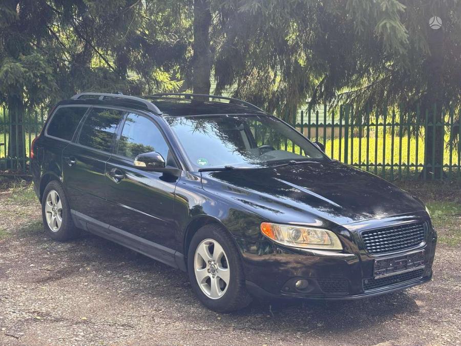 Black Volvo V70 2010 in Utena, with an engine capacity of 2.00 L and mileage of 262 thousand km for 3650 €, photo 4 on AUTOMOTO.COM.LV