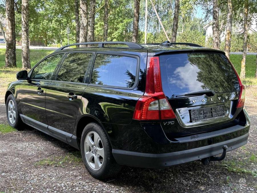 Black Volvo V70 2010 in Utena, with an engine capacity of 2.00 L and mileage of 262 thousand km for 3650 €, photo 6 on AUTOMOTO.COM.LV