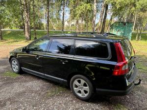 Black Volvo V70 2010 in Utena, with an engine capacity of 2.00 L and mileage of 262 thousand km for 3650 €, photo 8 on AUTOMOTO.COM.LV