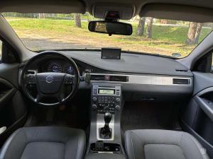 Black Volvo V70 2010 in Utena, with an engine capacity of 2.00 L and mileage of 262 thousand km for 3650 €, photo 13 on AUTOMOTO.COM.LV
