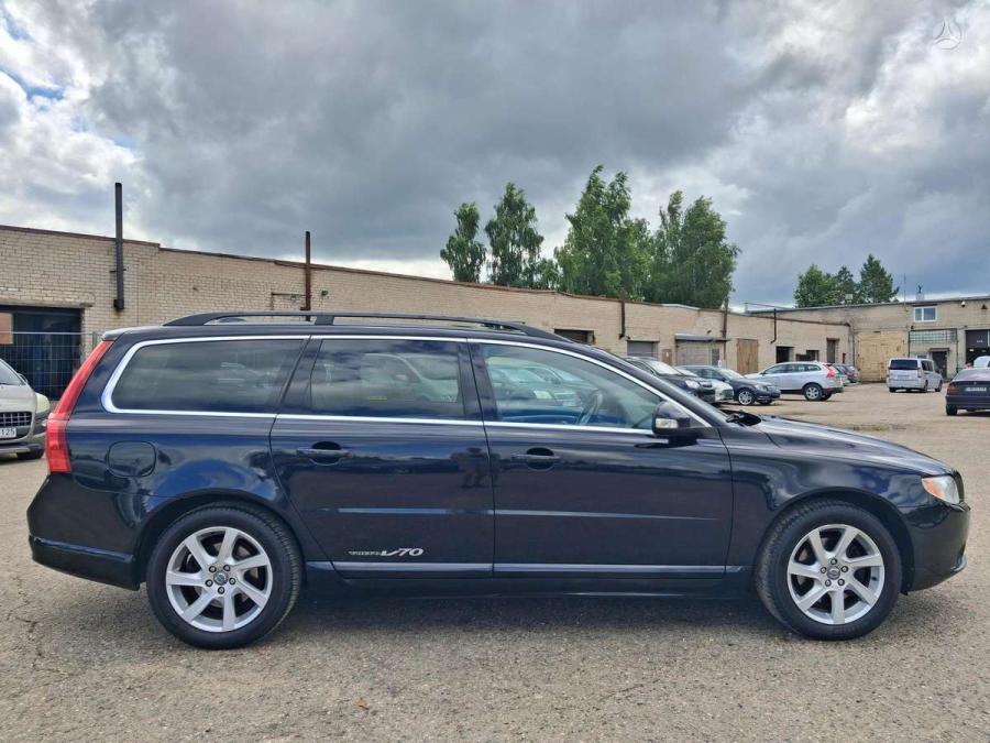 Melns Volvo V70 2010 Pakruojis, ar dzinēja tilpumu 2.40 L un nobraukumu 274 tūkst. km par 4650 €, foto 7 vietnē AUTOMOTO.COM.LV