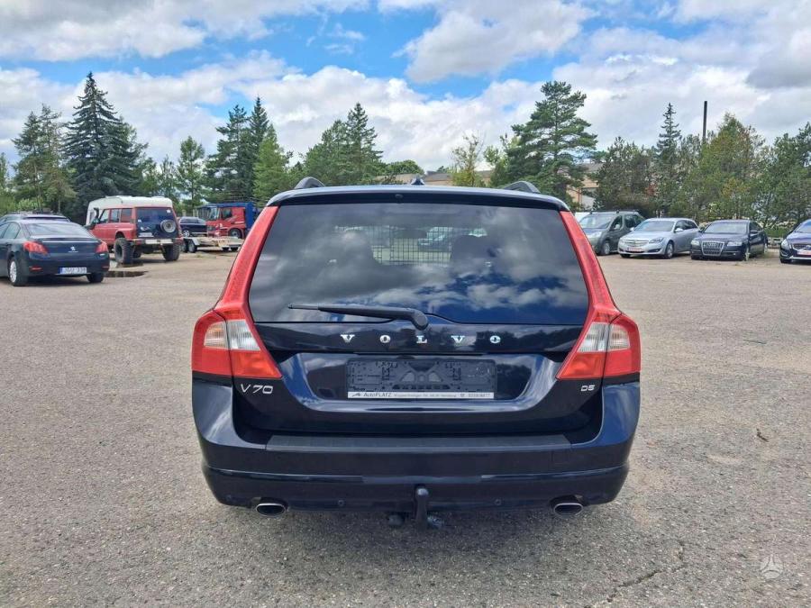 Melns Volvo V70 2010 Pakruojis, ar dzinēja tilpumu 2.40 L un nobraukumu 274 tūkst. km par 4650 €, foto 10 vietnē AUTOMOTO.COM.LV