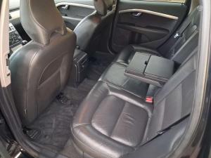 Melns Volvo V70 2010 Pakruojis, ar dzinēja tilpumu 2.40 L un nobraukumu 274 tūkst. km par 4650 €, foto 18 vietnē AUTOMOTO.COM.LV