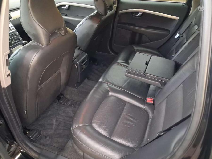 Melns Volvo V70 2010 Pakruojis, ar dzinēja tilpumu 2.40 L un nobraukumu 274 tūkst. km par 4650 €, foto 18 vietnē AUTOMOTO.COM.LV
