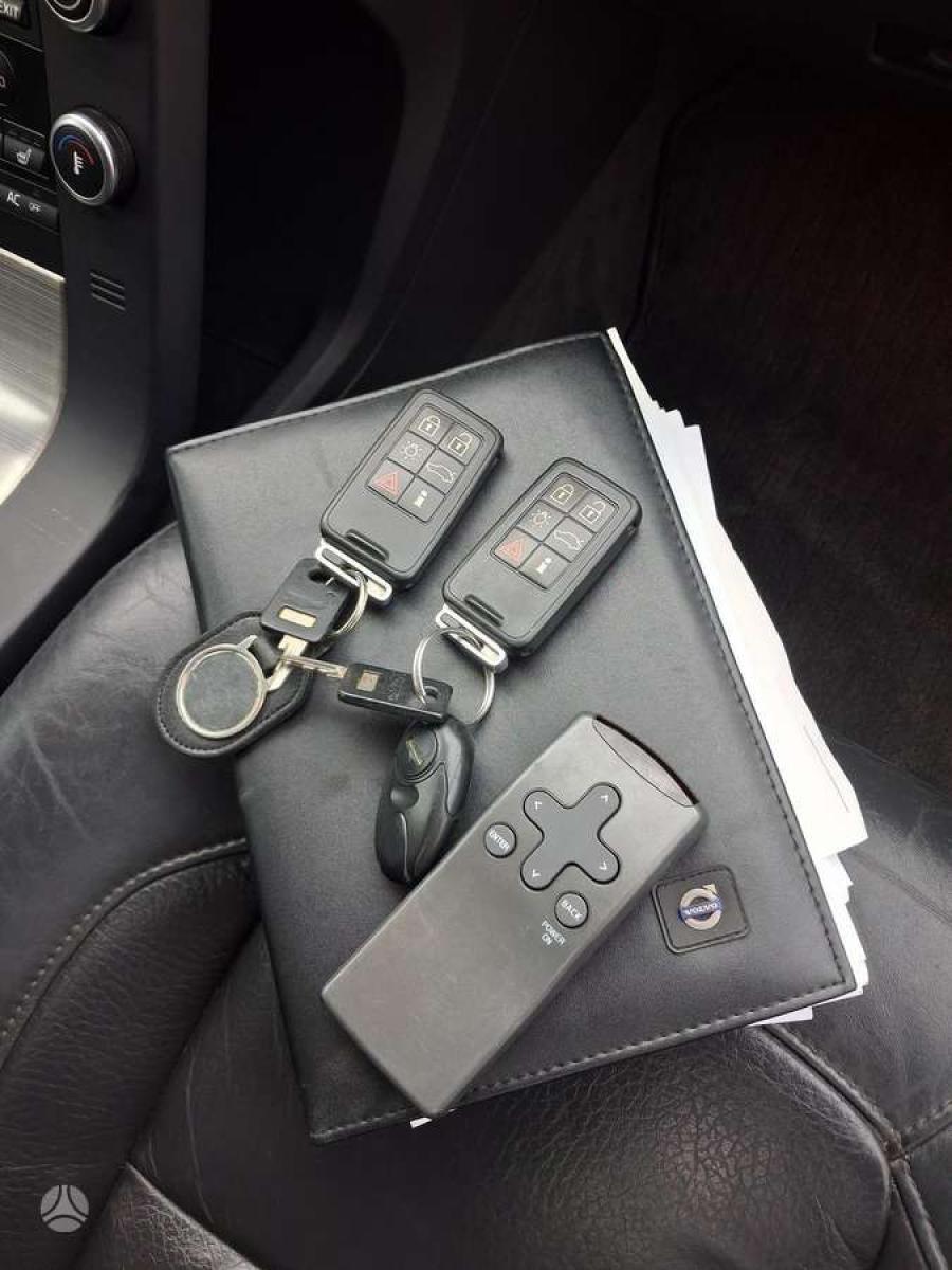 Melns Volvo V70 2010 Pakruojis, ar dzinēja tilpumu 2.40 L un nobraukumu 274 tūkst. km par 4650 €, foto 22 vietnē AUTOMOTO.COM.LV