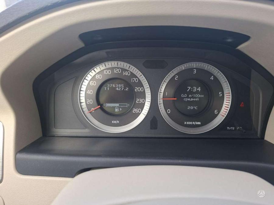 Black Volvo V70 2010 in Vilnius, with an engine capacity of 2.40 L and mileage of 376 thousand km for 4050 €, photo 17 on AUTOMOTO.COM.LV