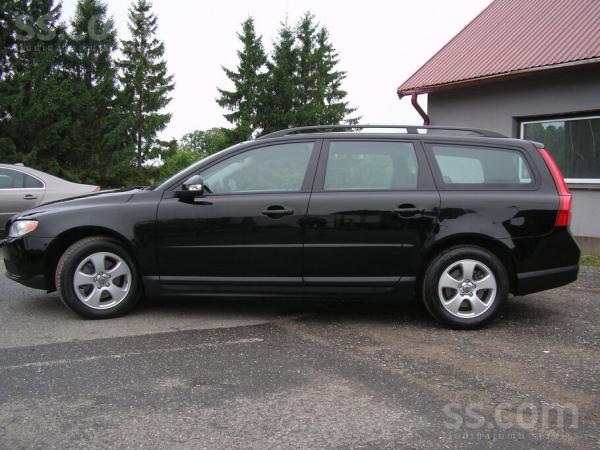Black Volvo V70 2010 in Riga, with an engine capacity of 2.00 L and mileage of 0 thousand km for 6250 €, photo 8 on AUTOMOTO.COM.LV