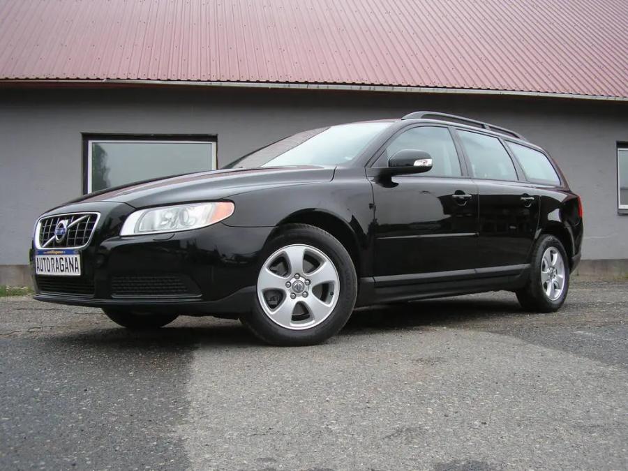 Melns Volvo V70 2010 Sigulda, ar dzinēja tilpumu 2.00 L un nobraukumu 276 tūkst. km par 6250 €, foto 1 vietnē AUTOMOTO.COM.LV