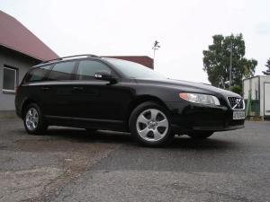 Melns Volvo V70 2010 Sigulda, ar dzinēja tilpumu 2.00 L un nobraukumu 276 tūkst. km par 6250 €, foto 3 vietnē AUTOMOTO.COM.LV