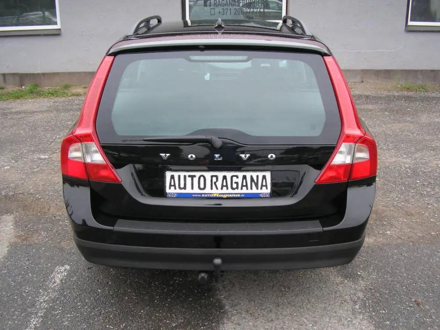 Melns Volvo V70 2010 Sigulda, ar dzinēja tilpumu 2.00 L un nobraukumu 276 tūkst. km par 6250 €, foto 7 vietnē AUTOMOTO.COM.LV