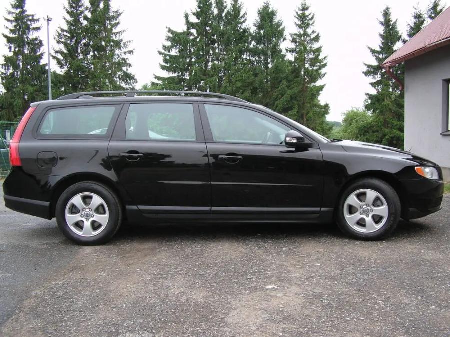 Melns Volvo V70 2010 Sigulda, ar dzinēja tilpumu 2.00 L un nobraukumu 276 tūkst. km par 6250 €, foto 8 vietnē AUTOMOTO.COM.LV
