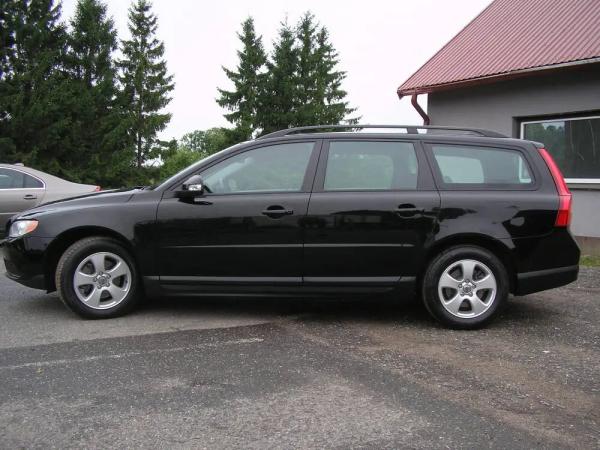 Melns Volvo V70 2010 Sigulda, ar dzinēja tilpumu 2.00 L un nobraukumu 276 tūkst. km par 6250 €, foto 8 vietnē AUTOMOTO.COM.LV