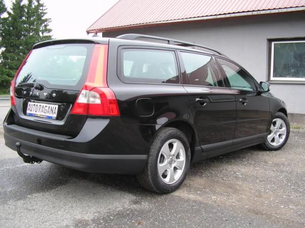 Melns Volvo V70 2010 Sigulda, ar dzinēja tilpumu 2.00 L un nobraukumu 276 tūkst. km par 6250 €, foto 10 vietnē AUTOMOTO.COM.LV