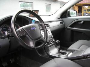 Melns Volvo V70 2010 Sigulda, ar dzinēja tilpumu 2.00 L un nobraukumu 276 tūkst. km par 6250 €, foto 18 vietnē AUTOMOTO.COM.LV