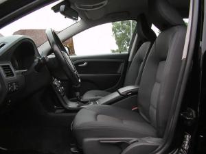 Melns Volvo V70 2010 Sigulda, ar dzinēja tilpumu 2.00 L un nobraukumu 276 tūkst. km par 6250 €, foto 19 vietnē AUTOMOTO.COM.LV