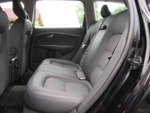 Melns Volvo V70 2010 Sigulda, ar dzinēja tilpumu 2.00 L un nobraukumu 276 tūkst. km par 6250 €, foto 20 vietnē AUTOMOTO.COM.LV