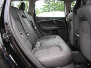 Melns Volvo V70 2010 Sigulda, ar dzinēja tilpumu 2.00 L un nobraukumu 276 tūkst. km par 6250 €, foto 23 vietnē AUTOMOTO.COM.LV
