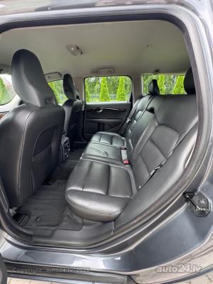 Black Volvo V70 2010 in Tartu, with an engine capacity of 2.00 L and mileage of 229 thousand km for 6690 €, photo 8 on AUTOMOTO.COM.LV