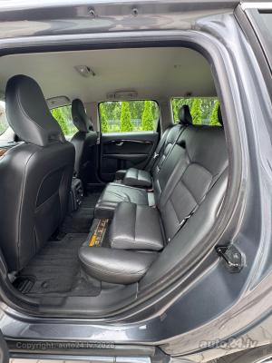 Black Volvo V70 2010 in Tartu, with an engine capacity of 2.00 L and mileage of 229 thousand km for 6690 €, photo 9 on AUTOMOTO.COM.LV